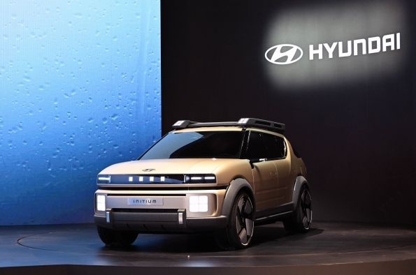 Hyundai IONIQ 9 Livestream Debut Set for Nov. 21 at AutoMobility LA ...